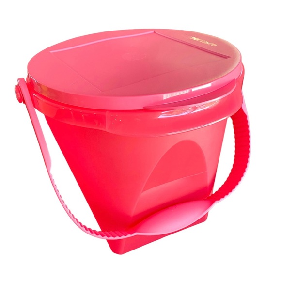 Tupperware | Kitchen | Tupperware Handled Container With Lid | Poshmark